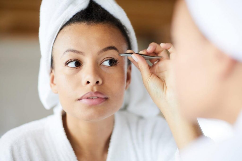 How to Trim Eyebrows At Home? 5 Steps | Fashionterest