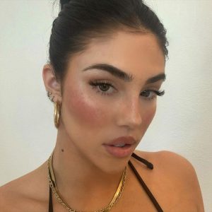 11 Best Makeup Looks to Make an Attractive Face