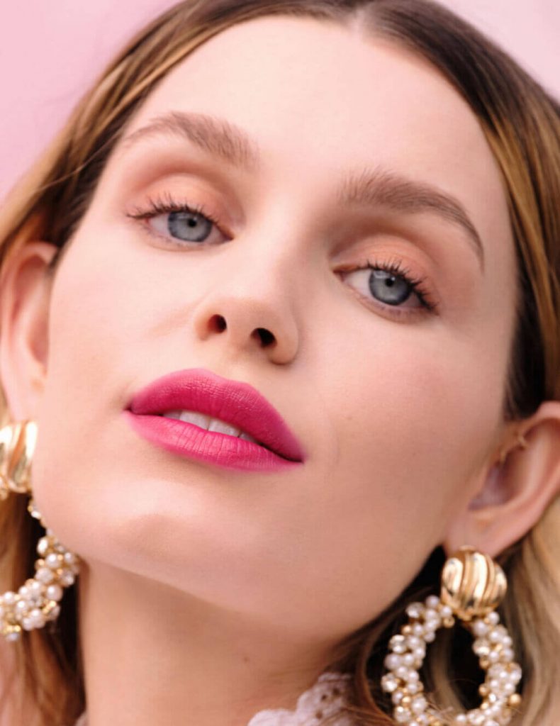 11 Best Makeup Looks to Make an Attractive Face
