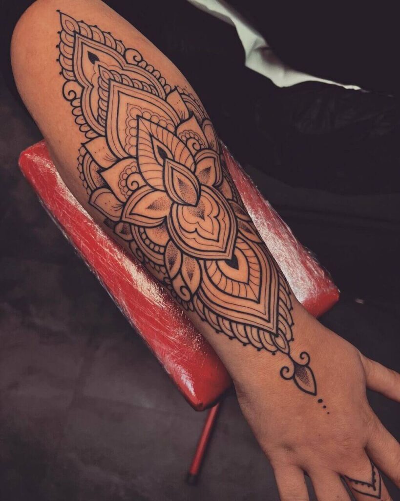 35+ Forearm Tattoos for Women with Cool & Creative Designs