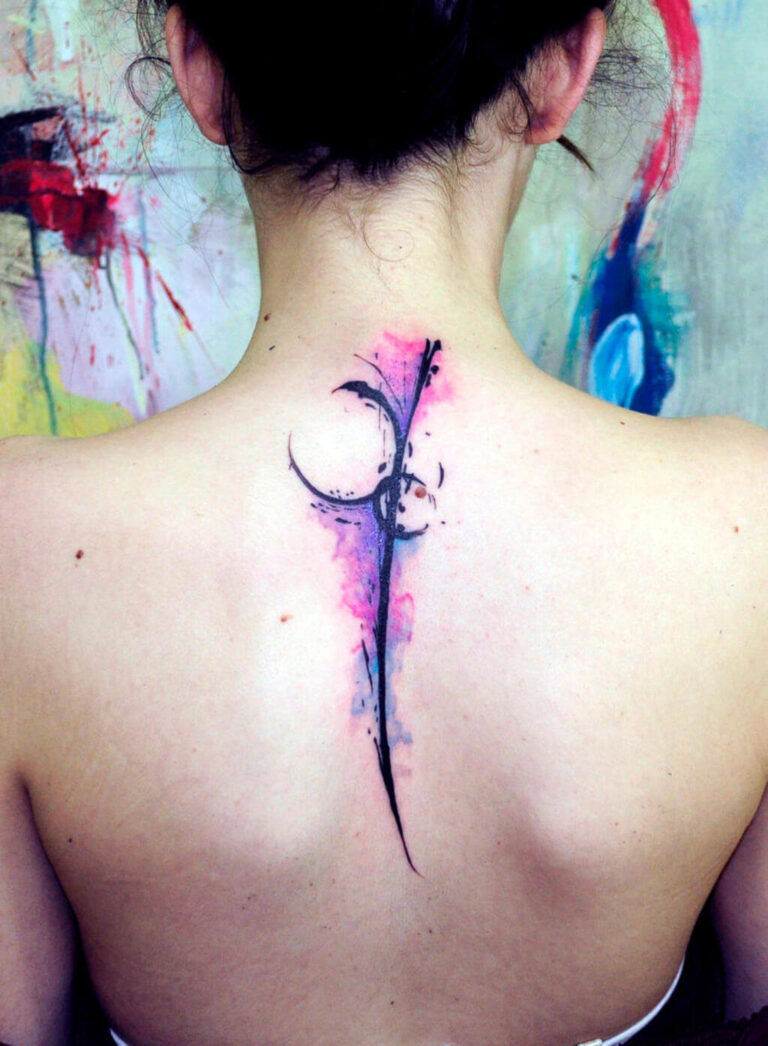 30+ Gorgeous Spine Tattoos for Women in 2022