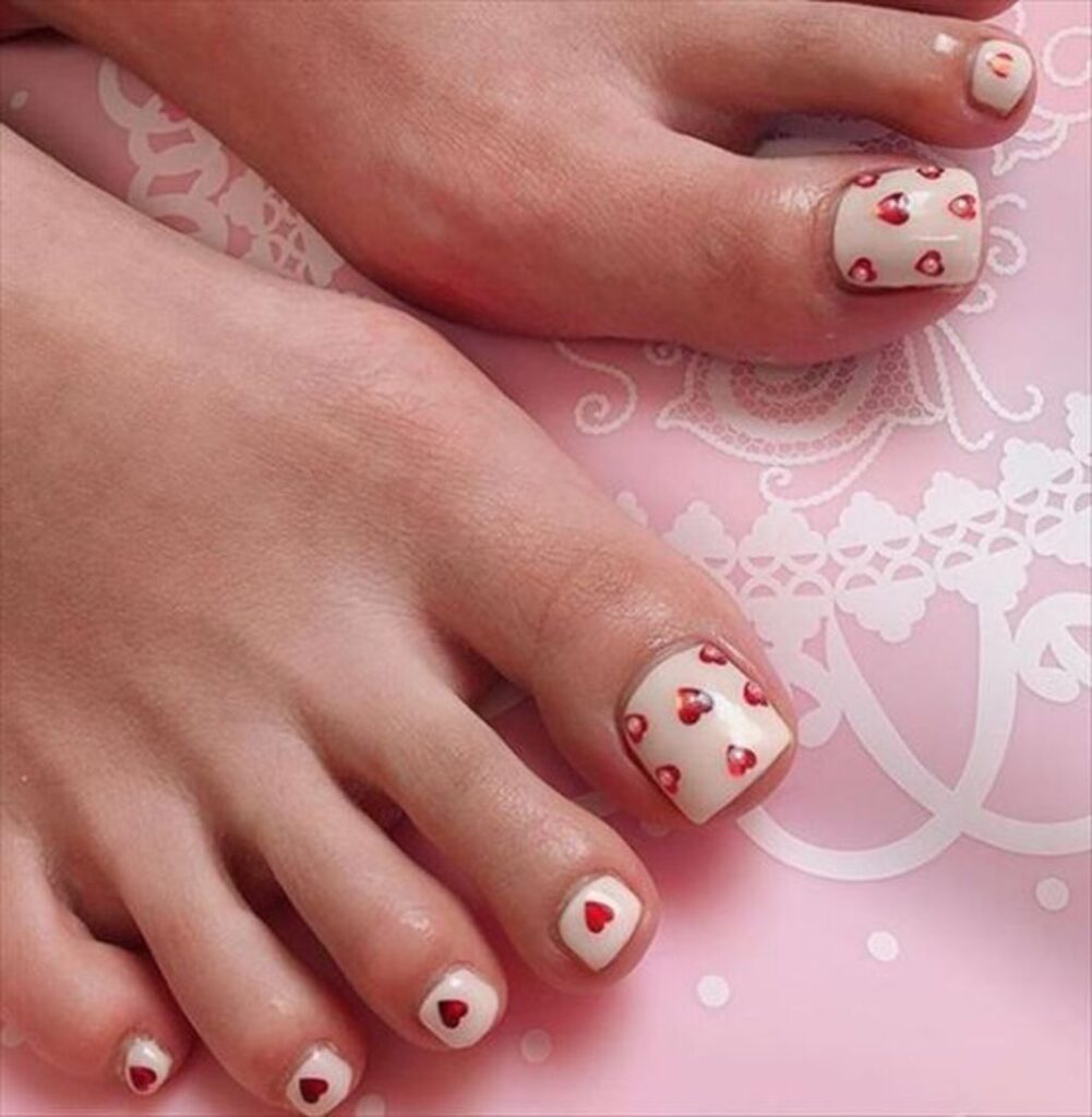 15+ Amazing Toe Nail Art Ideas That Look Attractive