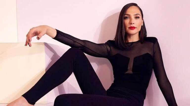 A Complete Guide on What to Wear with a Bodysuit