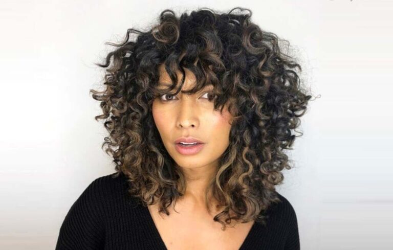 15 Awesome Layered Haircuts for Curly Hair Ideas in 2025 | Fashionterest